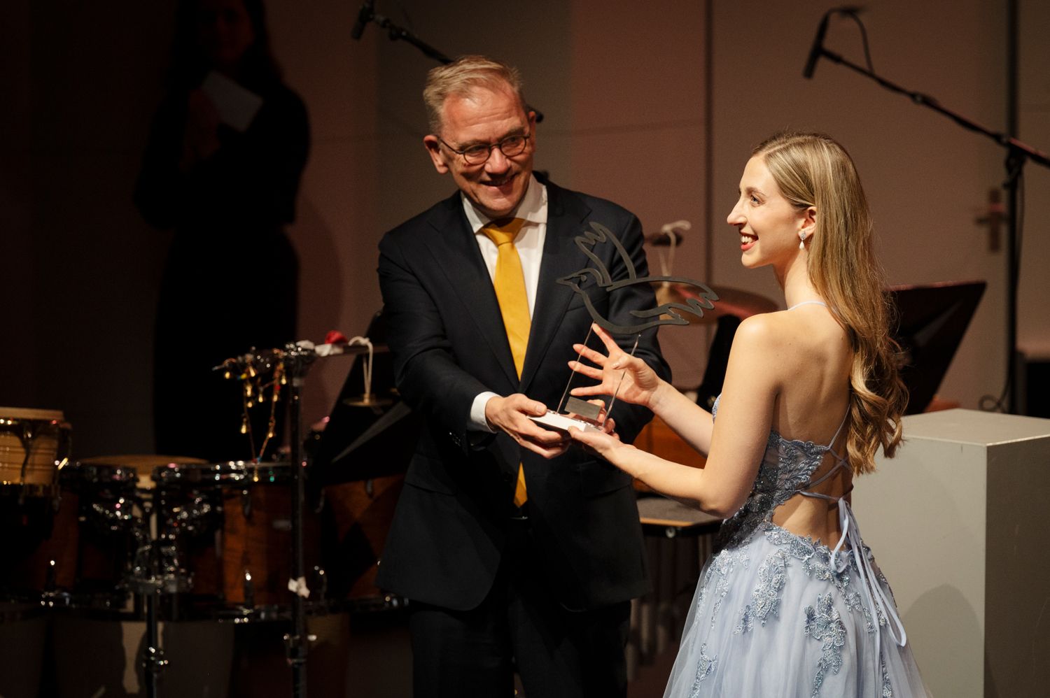 Nederlandse Muziekprijs uitgereikt aan Elisabeth Hetherington | Basia ...